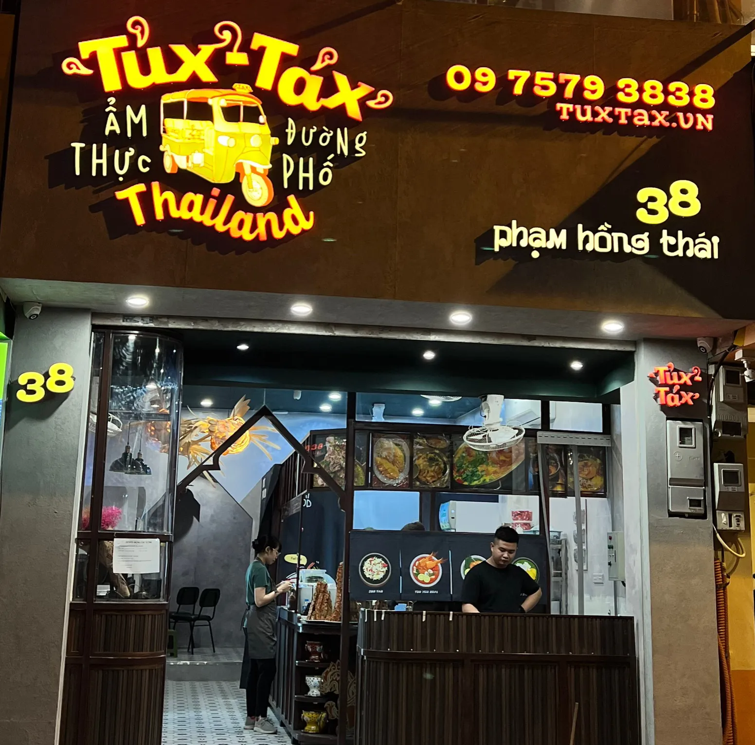 TuxTax - Nhà hàng ẩm thực đường phố Thái Lan